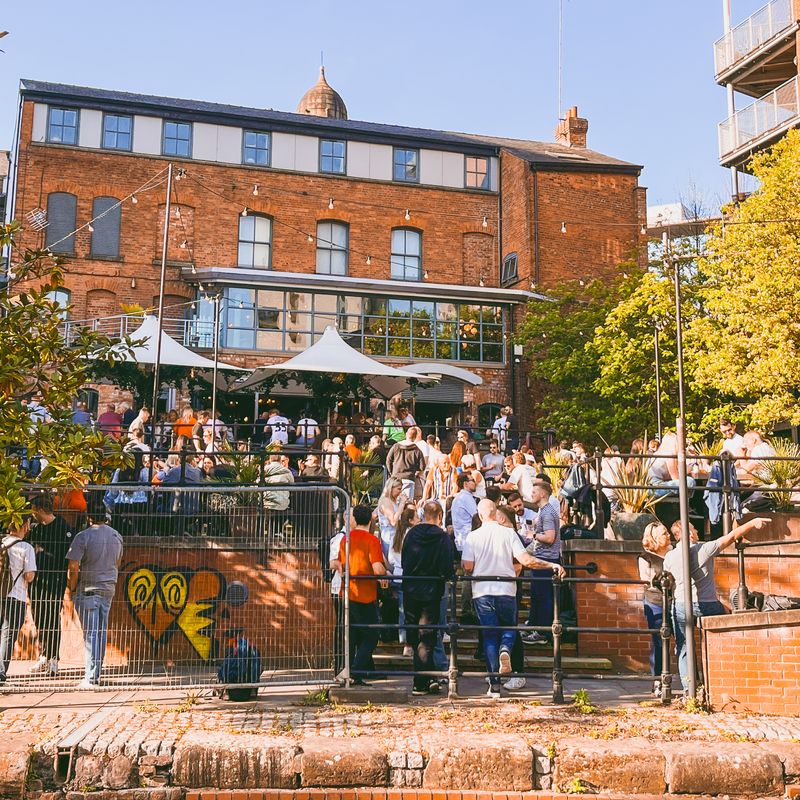 Best Pubs Beer Gardens In Manchester - JW Lees Central