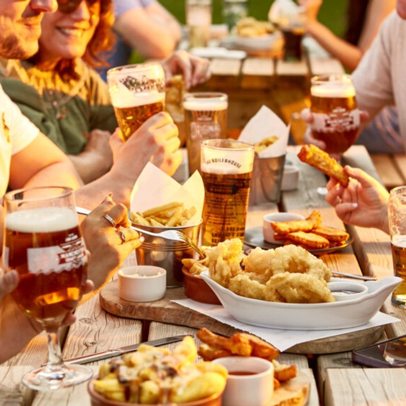 Best Pubs Beer Gardens In Manchester - JW Lees Central