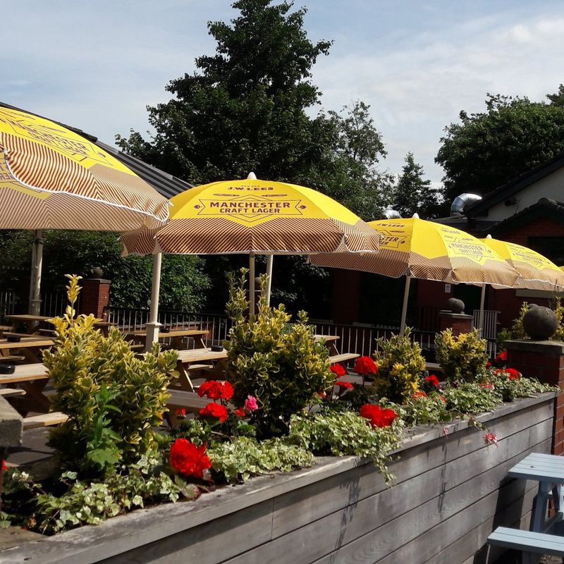 Best Pubs Beer Gardens In Manchester - JW Lees Central